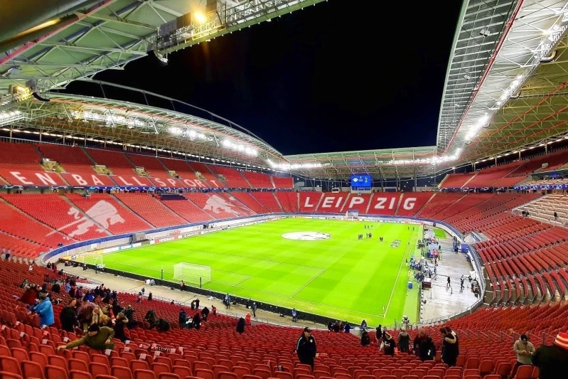 Conference League Final: "Crystal Palace" and "Rayo Vallecano" Fight ...