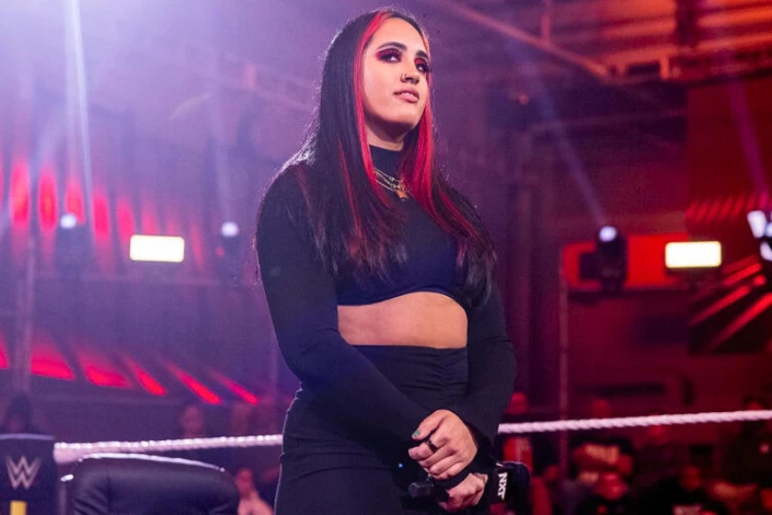Dwayne Johnson'ın kızı Simone Garcia Johnson, WWE ile olan sözleşmesini ...