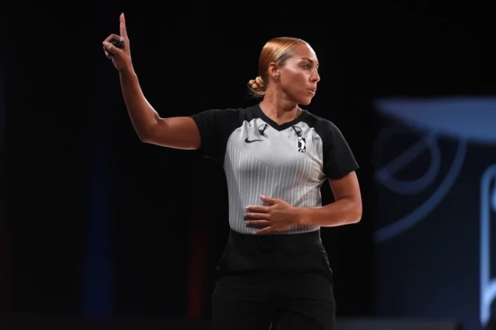 NBA Referee Collides with Camera: Mitchell Returns to Game After Injury ...