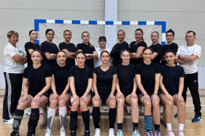 Azerbaijan women's handball team aims for a medal at the Islamic ...