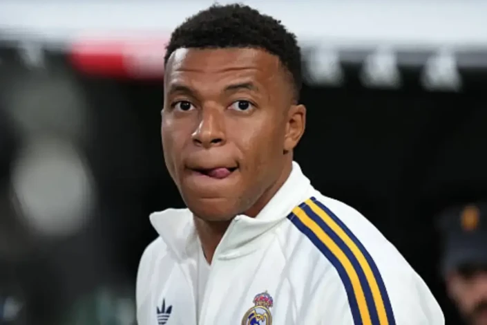 Offensive chants against Mbappe from PSG fans: Mother's curse in front ...