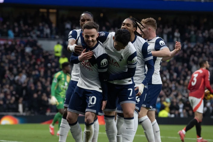 Sam Allardyce Criticized Tottenham Players for Their Salaries | Latest ...